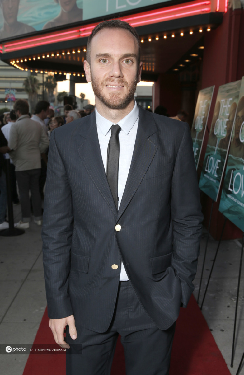 盘点：豪华女友阵营！莉莉-柯林斯发文承认新恋情 男方Charlie McDowell是龙妈、希拉里-达夫、鲁尼-马拉的前男友 - IC_photo